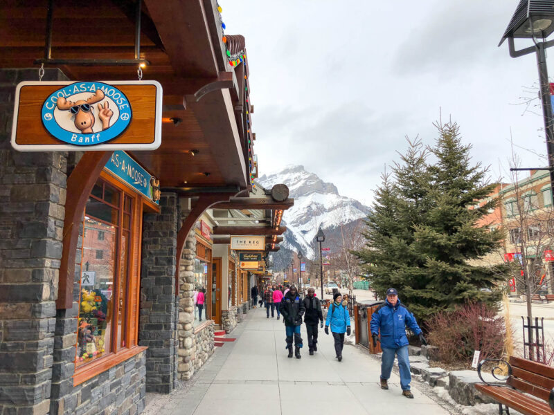 12-day Banff winter wonderland itinerary: Ski & see the best